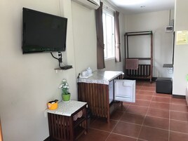 Secretária, Wi-fi grátis 