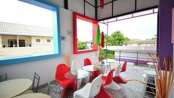 Área de estar no saguão