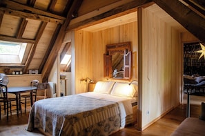 Quarto Comfort | 1 quarto, roupa de alta qualidade, edredões de penas 