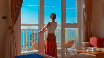 Studio King Ocean View, Balcony - Afternoon Tea Included | 1 quarto, minibar, cofre no quarto, secretária