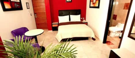 Quarto Standard, 1 cama queen-size | Cofre no quarto, secretária, quartos insonorizados