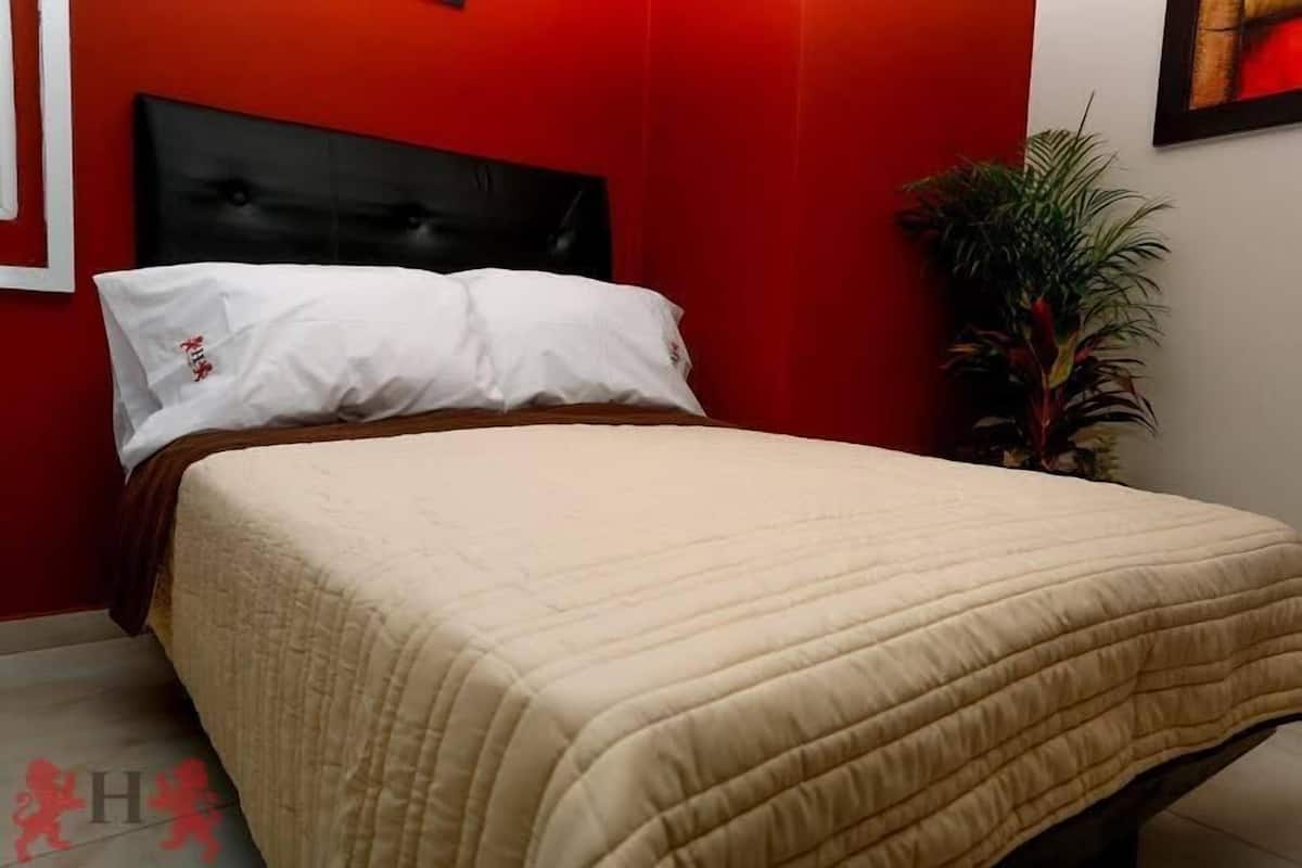 Cofre no quarto, secretária, quartos insonorizados