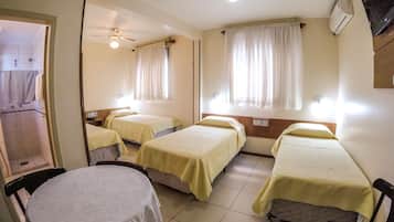 Quarto Standard | Secretária, cortinas/cortinados opacos, Wi-fi grátis