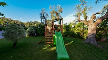 Área de recreio para crianças (ao ar livre)