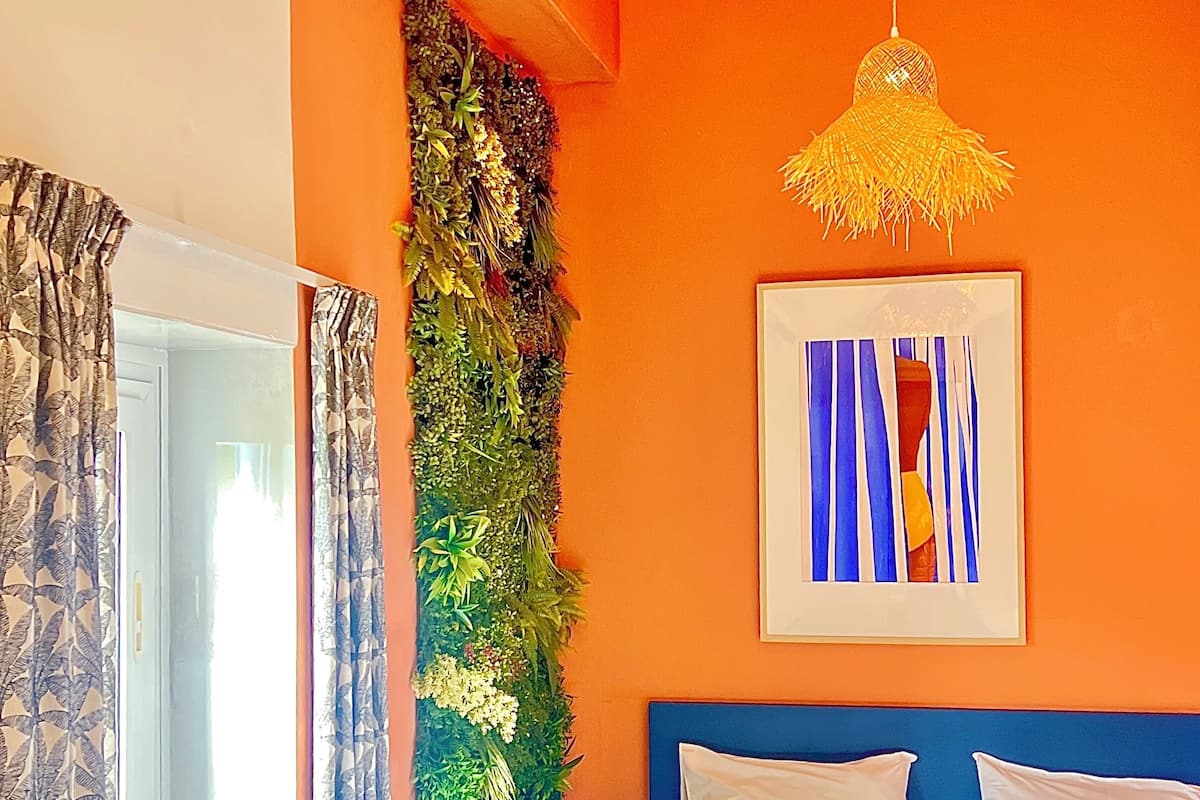 Quarto Duplo Comfort, casa de banho privativa | Cofre no quarto, secretária, Wi-fi grátis, roupa de cama fornecida