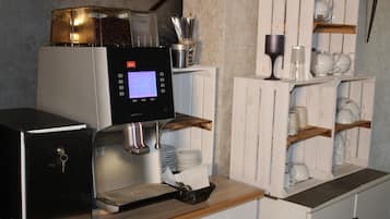 Café da manhã com buffet grátis todos os dias