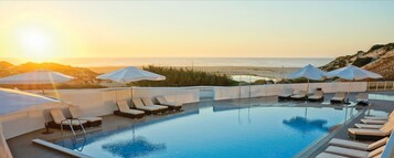 2 piscinas exteriores, espreguiçadeiras 