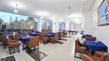 Pequeno-almoço tipo buffet diário incluído