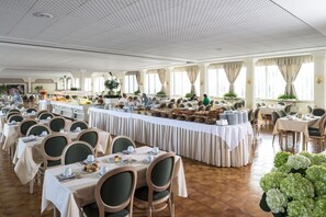 Pequeno-almoço tipo buffet diário incluído 