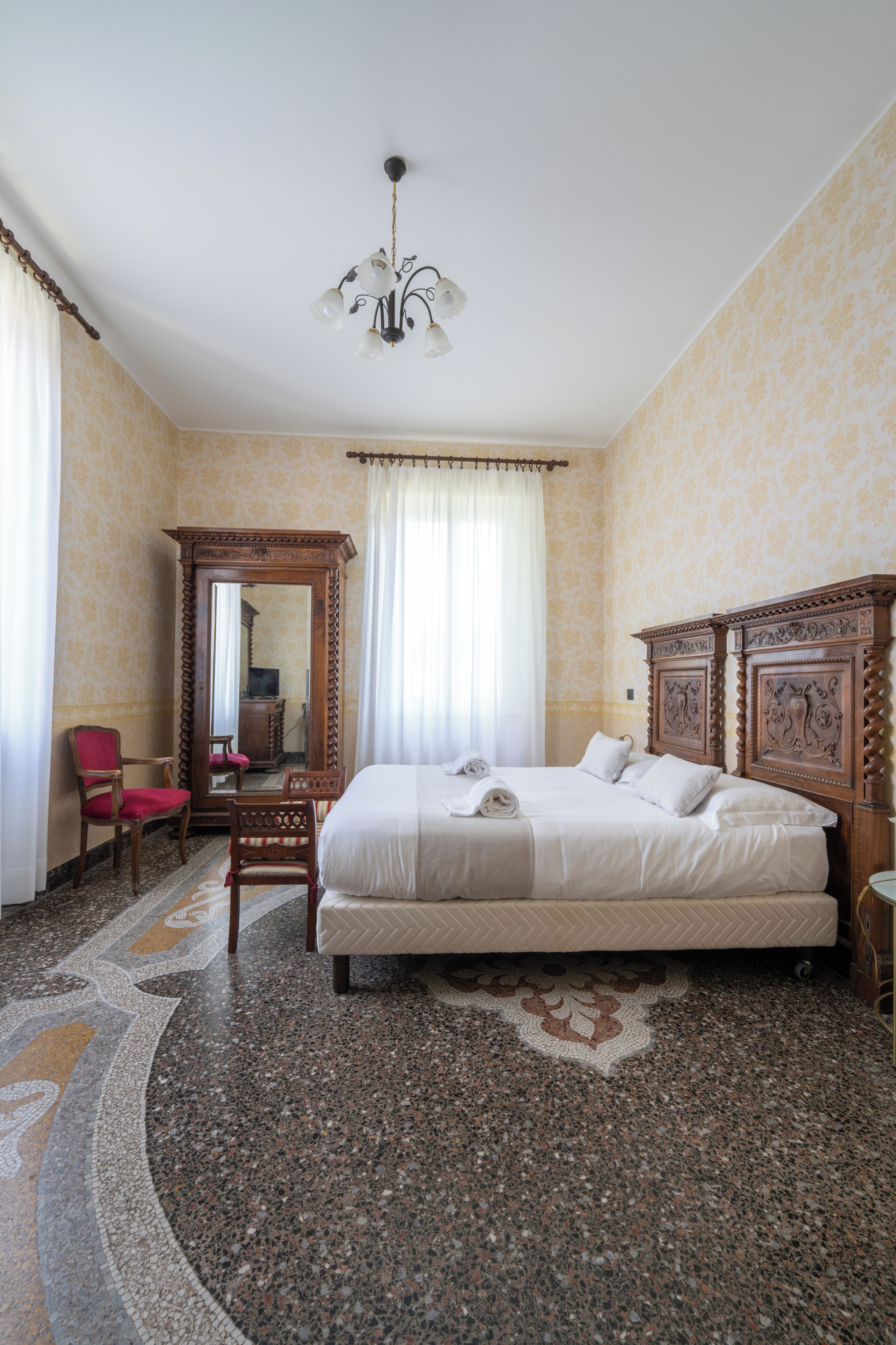 Quarto casal luxo | Roupas de cama premium, camas com colchões pillow-top