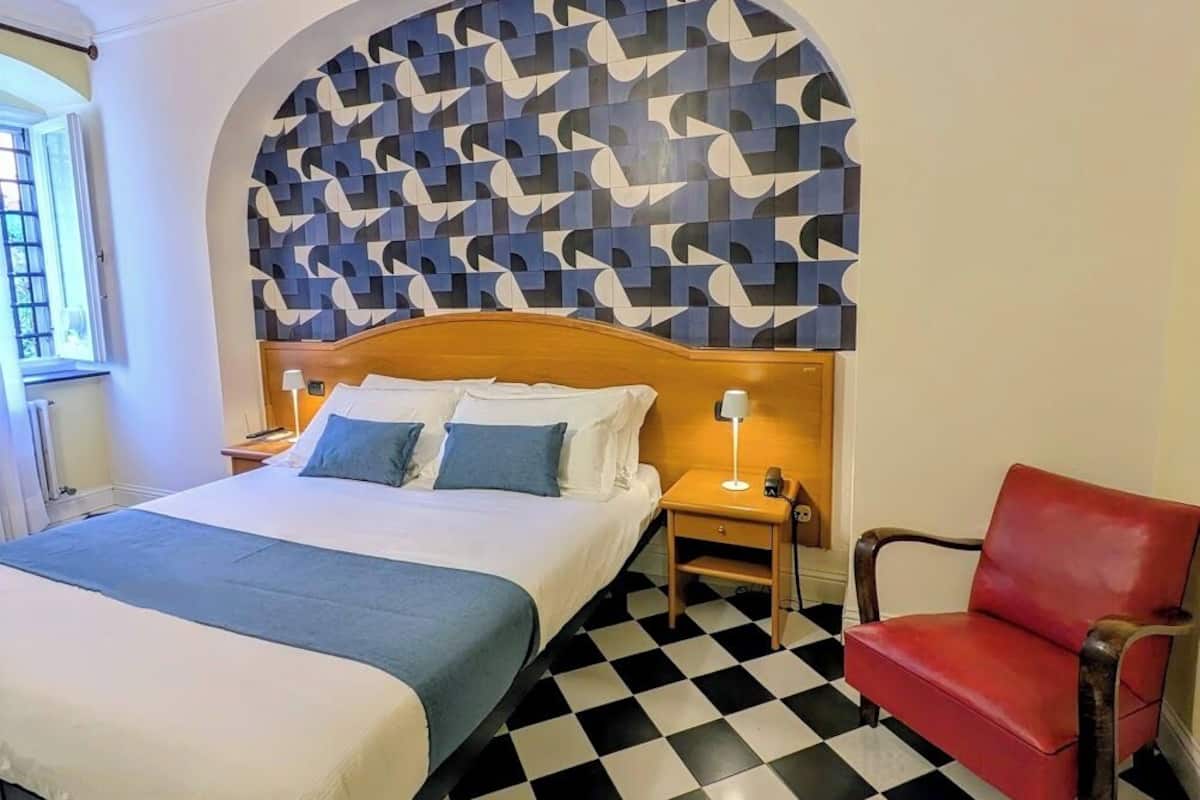 Quarto casal standard, 1 cama de casal ou 2 camas de solteiro | Roupas de cama premium, camas com colchões pillow-top