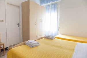 Quarto triplo | Berços grátis, Wi-Fi de cortesia