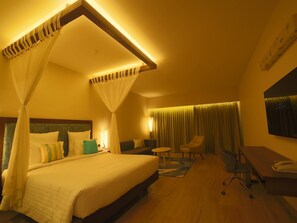 Quarto Duplo Deluxe, 1 cama de casal, varanda, junto ao mar | Camas de colchão Select Comfort, minibar, cofre no quarto 
