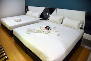 Quarto Familiar | Secretária, ferro/tábua de engomar, camas desdobráveis, Wi-fi grátis