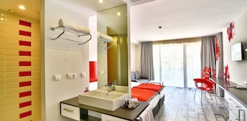 Quarto Duplo ou Twin (Free WiFi) | Minibar, secretária, Wi-fi grátis 
