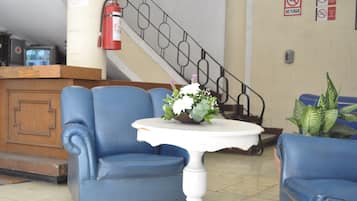 Área de estar no saguão