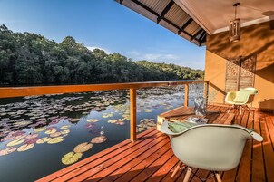 Quarto Duplo Deluxe, vista para o lago | Varanda