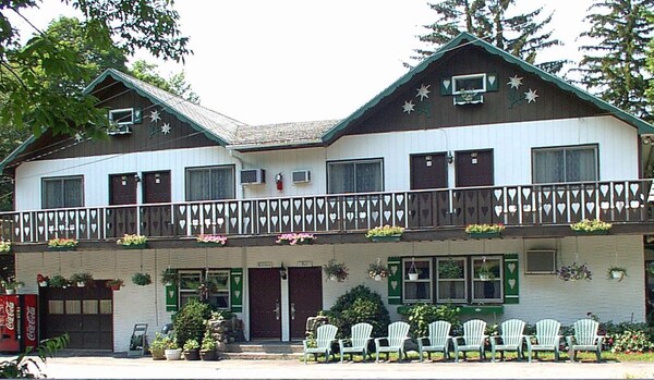 Crystal Brook Resort & Mountain Brauhaus - State of New York