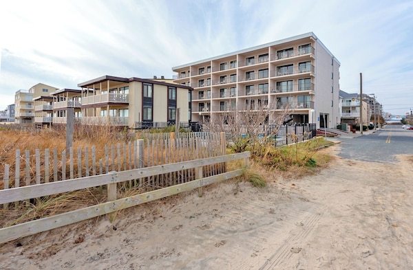 Saint Tropez - Ocean City, MD