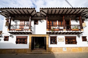 Fachada da propriedade