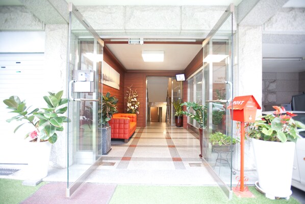 Entrada (vista interior)