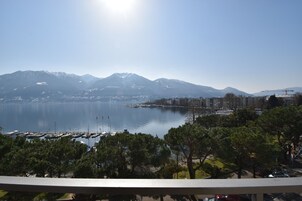 Quarto Duplo Panorâmico, varanda, vista para o lago