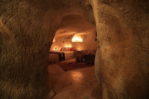 Suíte, banheira de hidromassagem (Cave) | Frigobar, escrivaninha, berços grátis, Wi-Fi de cortesia