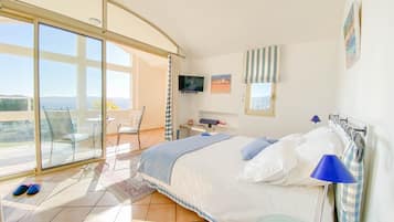 Quarto casal, banheiro privativo, vista para o mar
