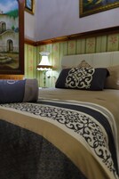 Suíte júnior, 1 quarto, banheiro privativo, no pátio | Cortinas blackout, ferros/tábuas de passar roupa, Wi-Fi de cortesia