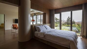THE POOL | Minibar, com decoração personalizada, com mobília individualizada