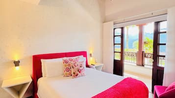 Quarto superior | Cofres nos quartos, individualmente decorados