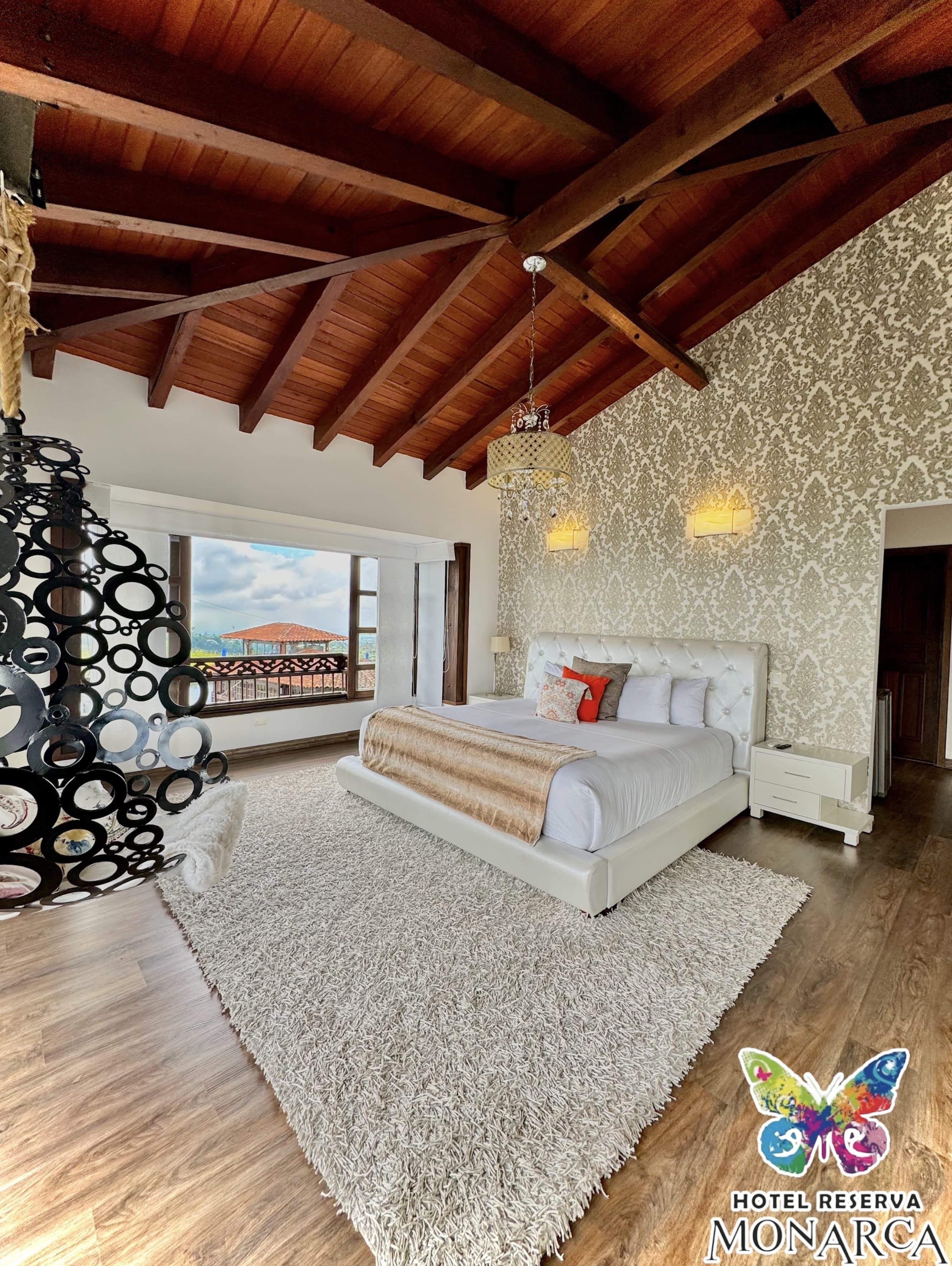 Quarto de Luxo | Cofre no quarto, com decoração personalizada 