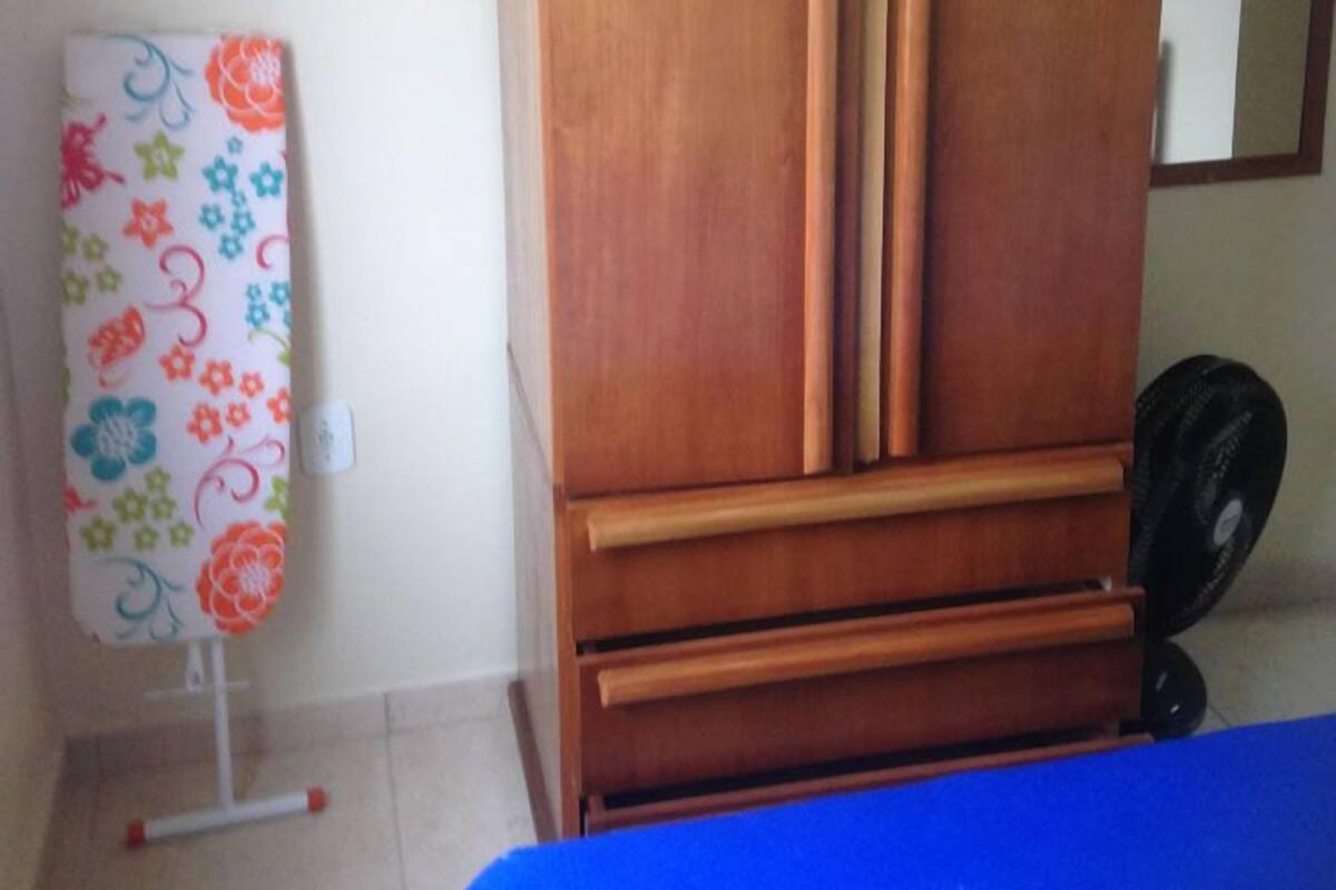 Quarto casal | Escrivaninha, cortinas blackout, Wi-Fi de cortesia