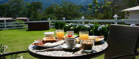 Pequeno-almoço completo diário incluído