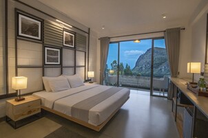 Roupa de alta qualidade, minibar, cofre no quarto 