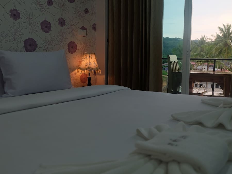 TV de tela plana 24 polegadas com canais via satélite, TV