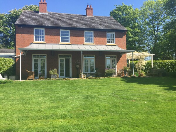 The Hall Farm B & B - Bedfordshire