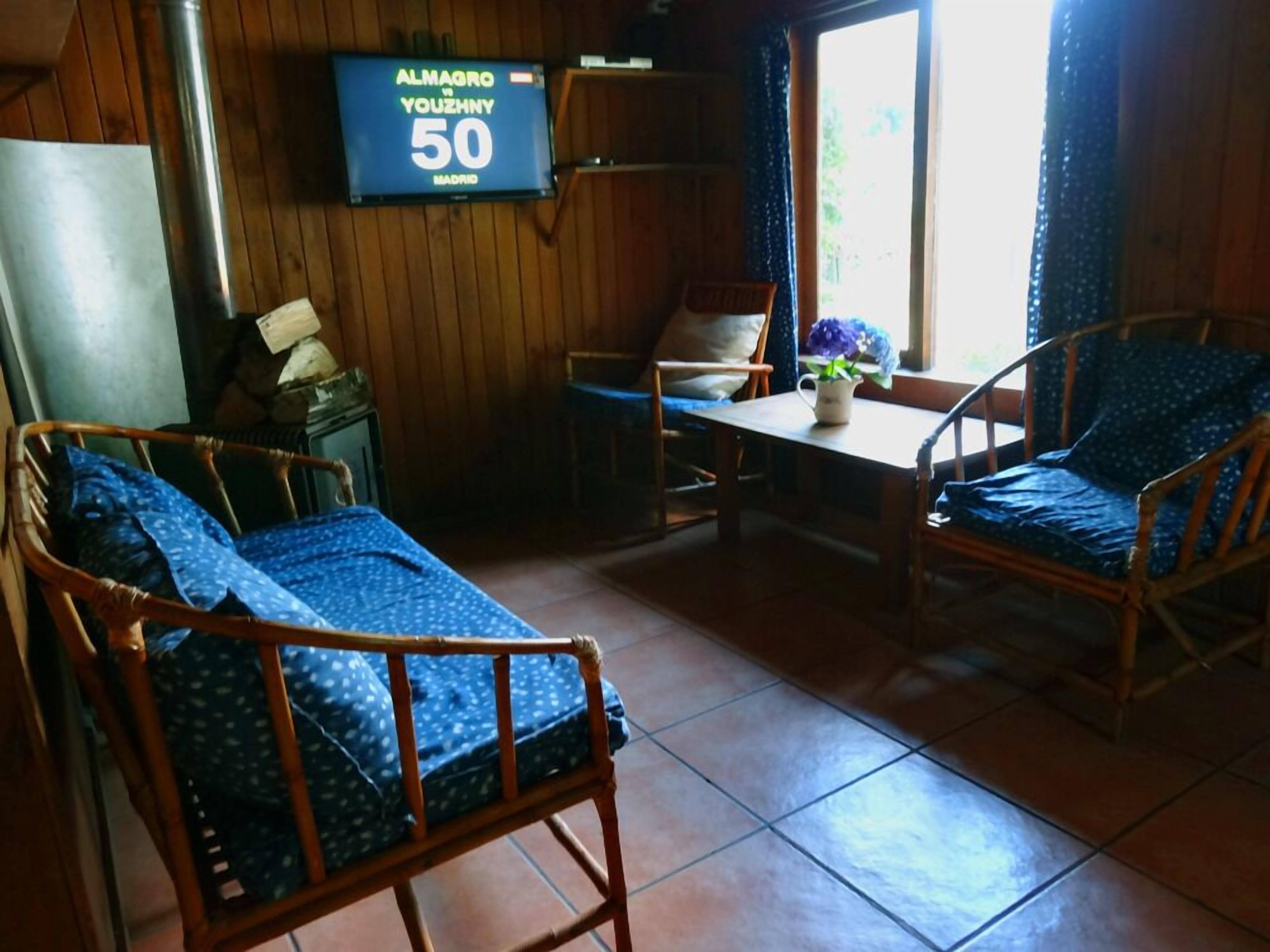 Bungalow Básico, 2 quartos, vista para o pátio | Sala de estar