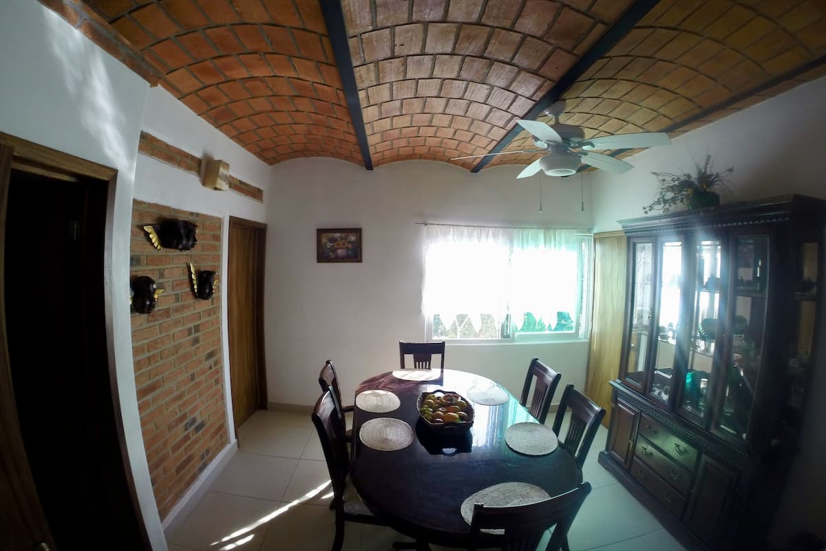 Loft Nobre, 2 quartos, kitchenette | Refeições no quarto