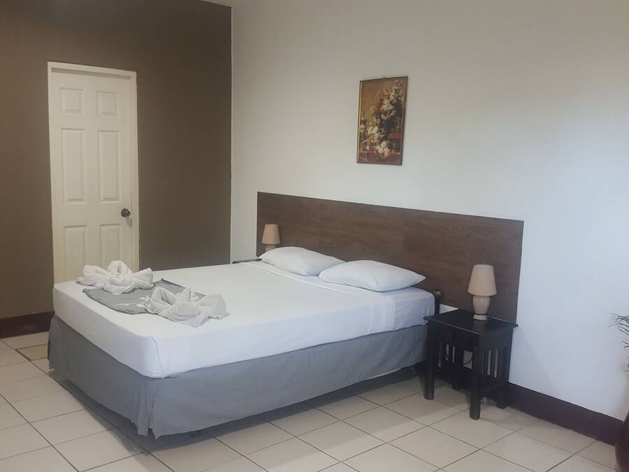 Camas desdobráveis/extra grátis, Wi-fi grátis, roupa de cama fornecida