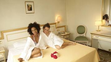 Cofre no quarto, secretária, berços/camas para crianças, Wi-fi grátis