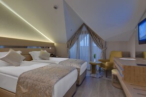 2 quartos, minibar com produtos grátis, cofre no quarto, Wi-fi grátis 