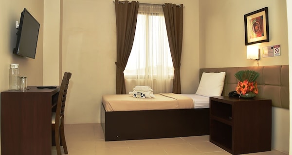 Columbus Plaza Hotel - General Santos City