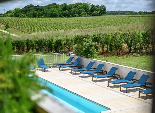 Pey La Tour - Logis Hôtels & Restaurant - Département Gironde