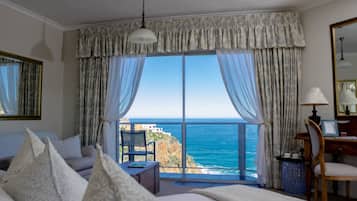 Quarto luxo, 1 cama King, vista para o mar | Vista para praia/oceano