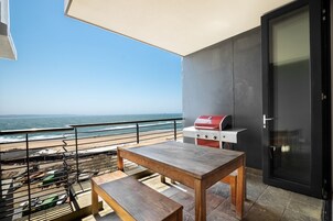 Apartamento Deluxe, 2 quartos, vista para o oceano, junto à praia | Vista do quarto