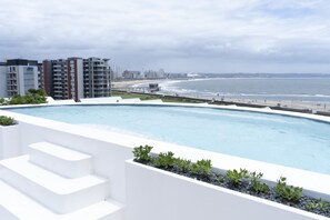 Cobertura presidencial, piscina particular, vista para o oceano | Vista para praia/oceano