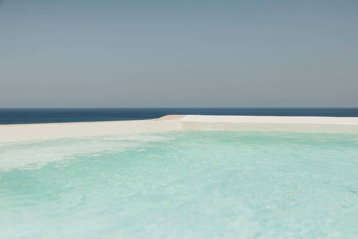 Dione Private Pool | Cofres nos quartos, espaço de trabalho para notebook, cortinas blackout