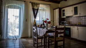 Vila, 2 quartos, piscina particular, vista para o mar | Cozinha privada