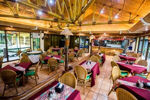 Café da manhã, almoço e jantar